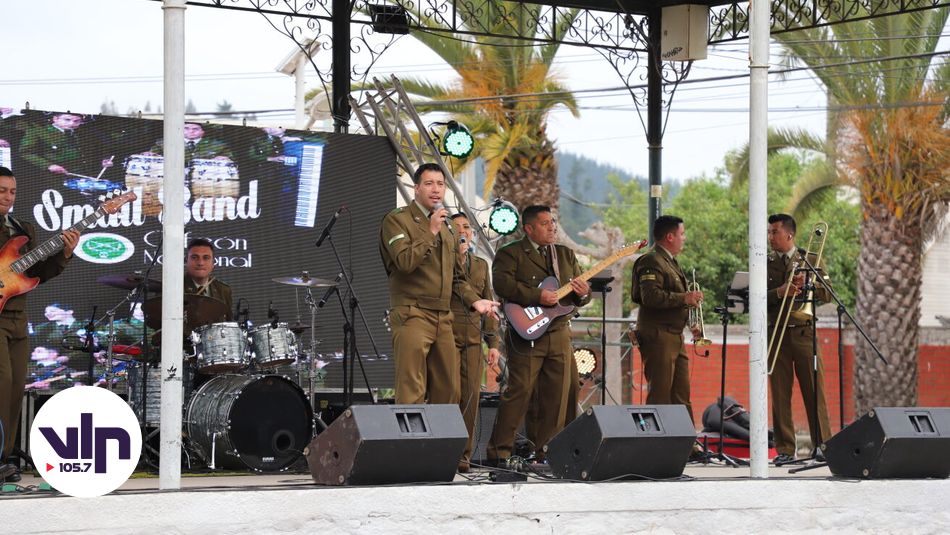 Banda Small Band de Carabineros se presentó en Licantén | Licantén ...
